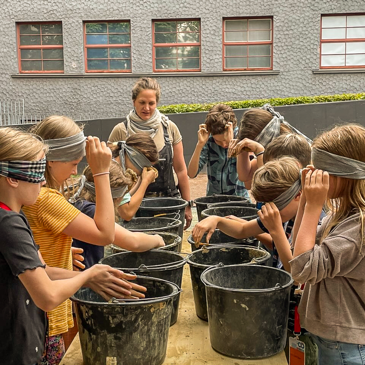 Kinder-Uni 2024 – kollektiv.LEHM.erleben